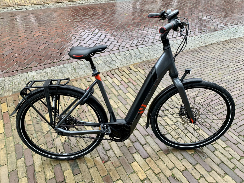 De voor- en nadelen van een intube e-bike vergeleken met fiets met accu in bagagedrager | Fries ...